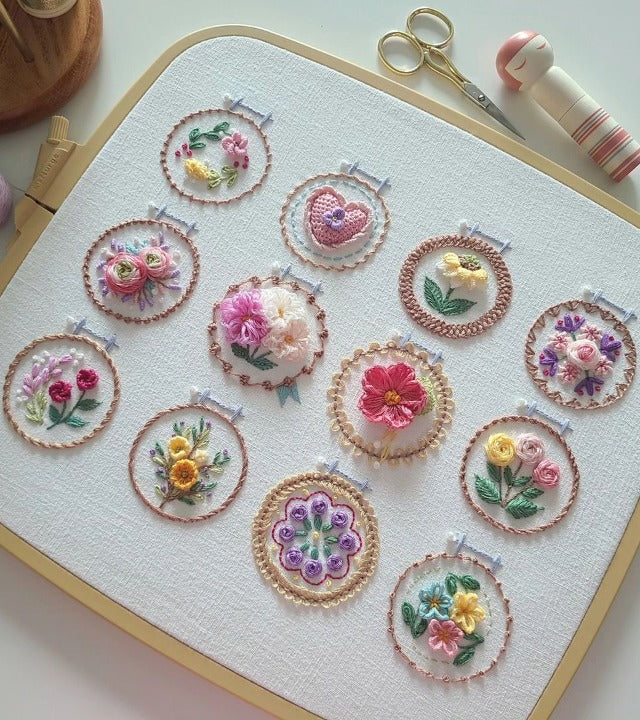 Small Flower Frame Embroidery Kit – acelimosf.com